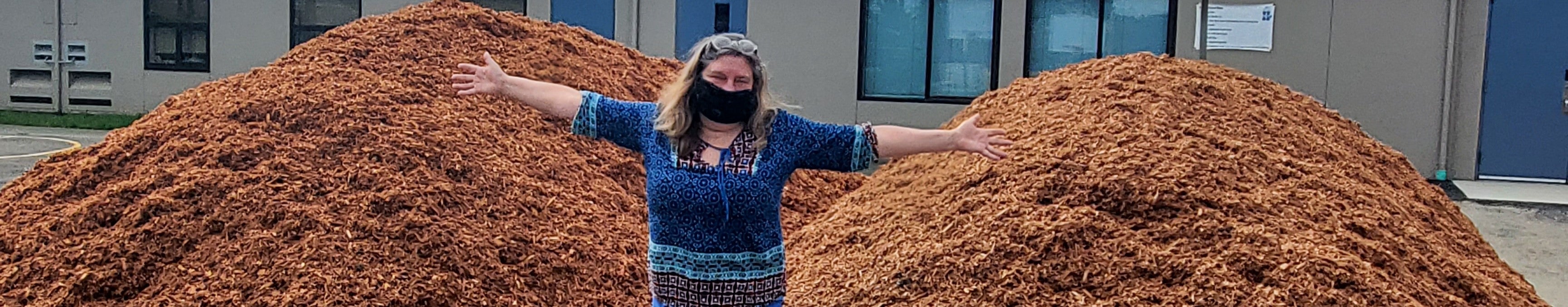 BARK/CHIPS Cedar Chips, Arborist Chips, Dark Bark, Orange Bark – Dirt ...